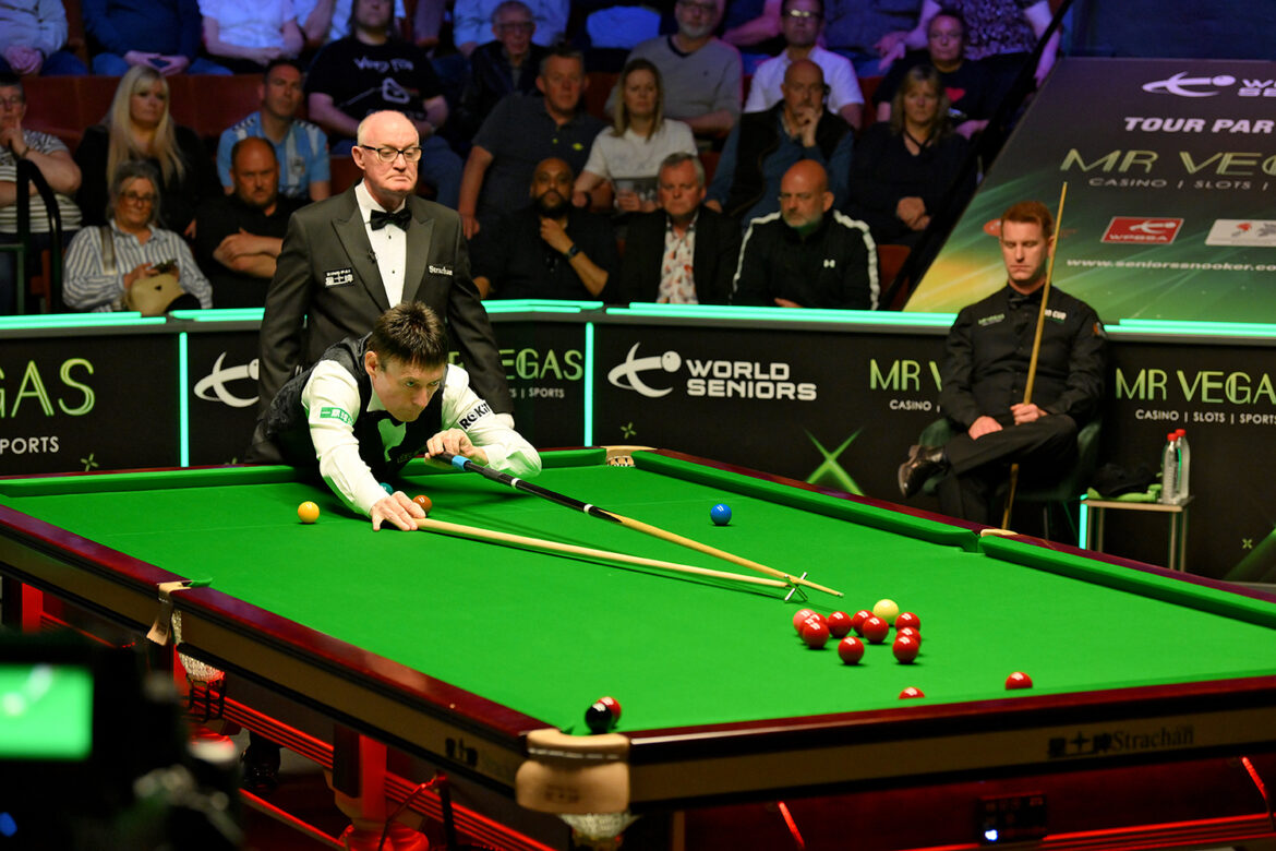White Crowned World Seniors King - WSS | World Seniors Snooker